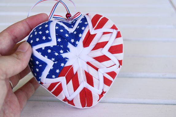 Flag Heart Pattern eBook & Video Tutorial – The Ornament Girl's Market