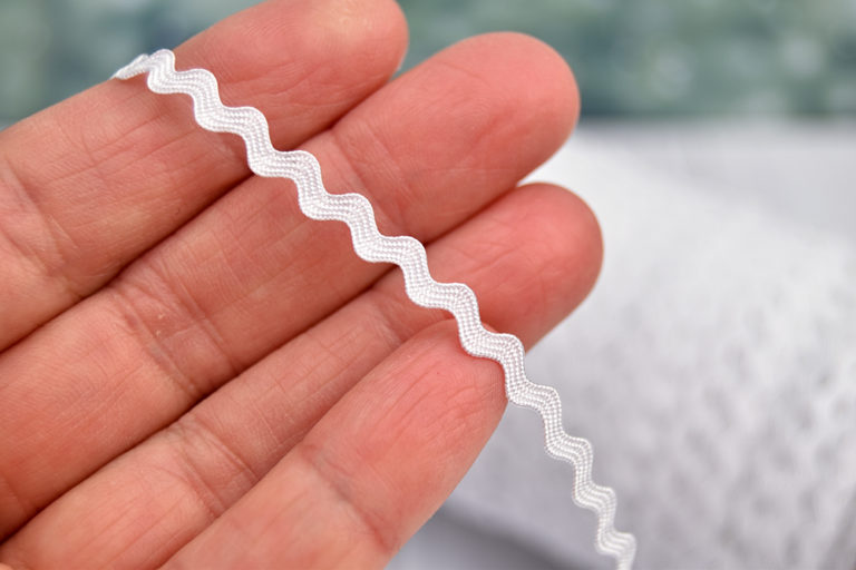 Tiny White Ric Rac Trim – By the Yard – The Ornament Girl's Market